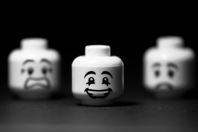 heads faces lego emoji pantomime by OffiDocs for