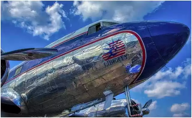 Candy Bomber Aircraft Berlin by OffiDocs for